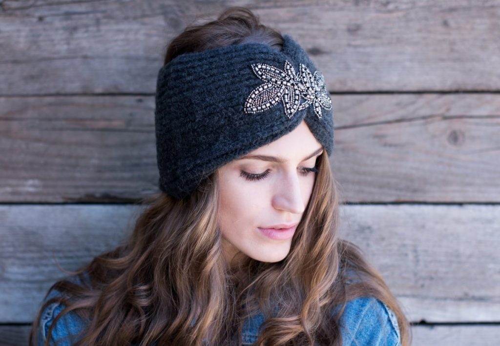 Bentite de par tricotate pentru femei – cele mai iubite accesorii in ...